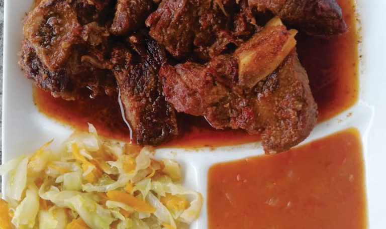 Pap & Beef Stew (6 PCS) - Khanoni Restaurant